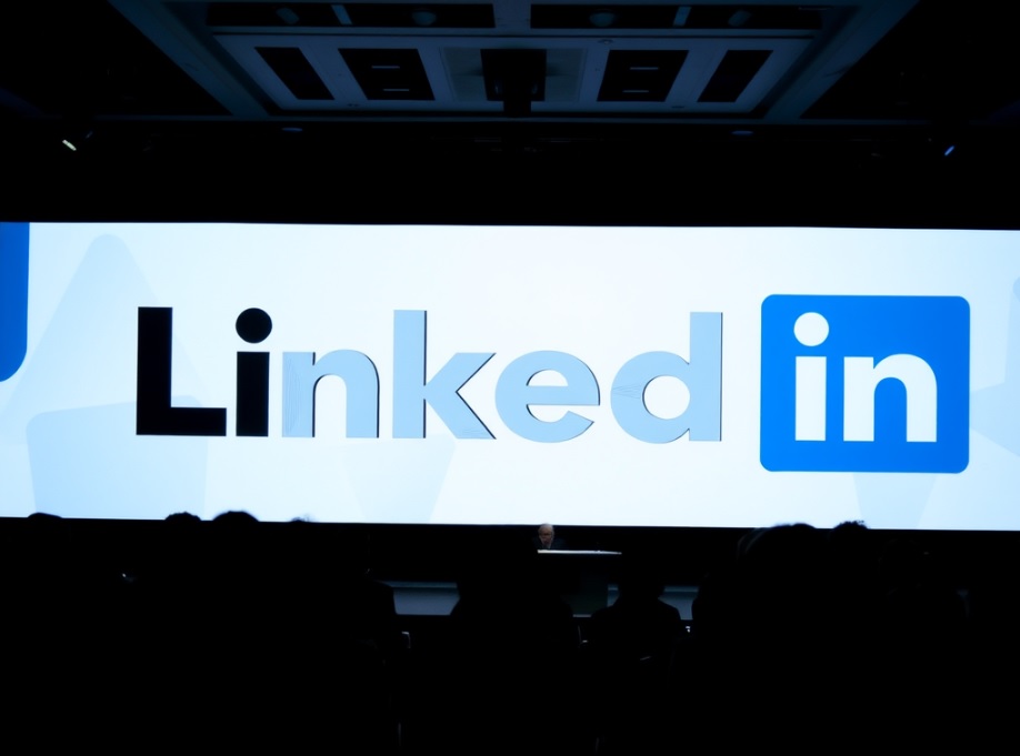 AI Workflow: Automatically publish new WordPress posts to LinkedIn | ExtranAI - Singapore-based ...